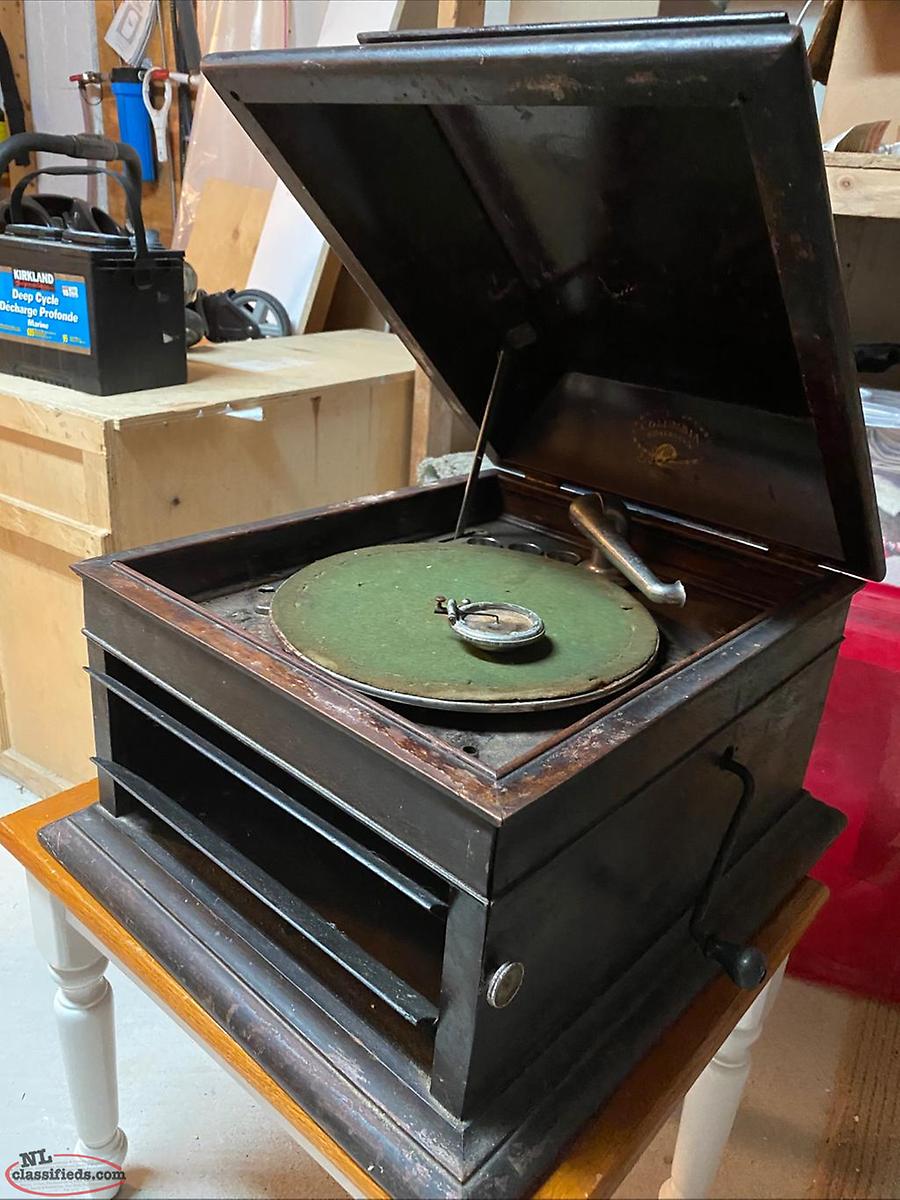 Columbia Grafonola Type D2 phonograph - Logy Bay, Newfoundland Labrador ...
