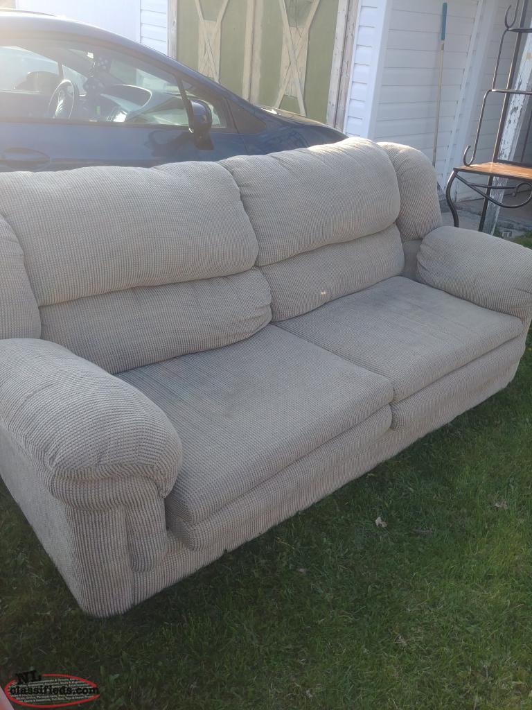 Couch - Lewisporte, Newfoundland Labrador | NL Classifieds